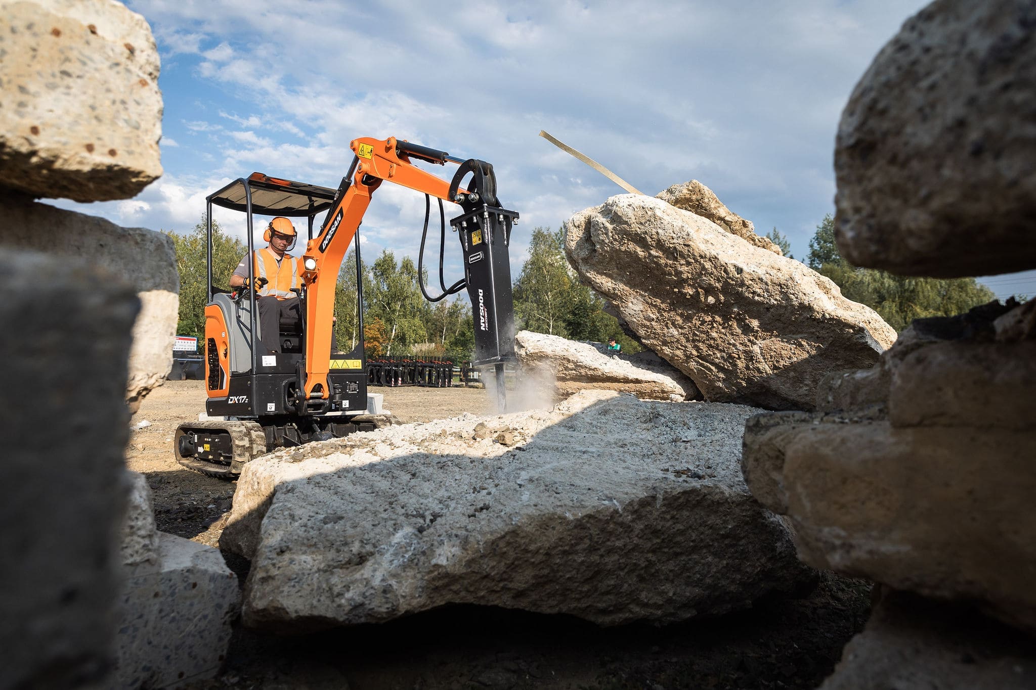 HB06 - MHE MARAÑON HEAVY EQUIPAMENT